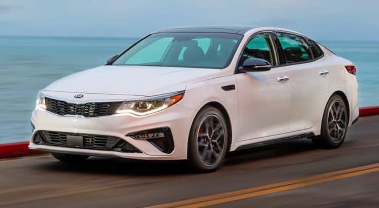 How the 2020 Kia Optima Compares to the 2020 Nissan Altima